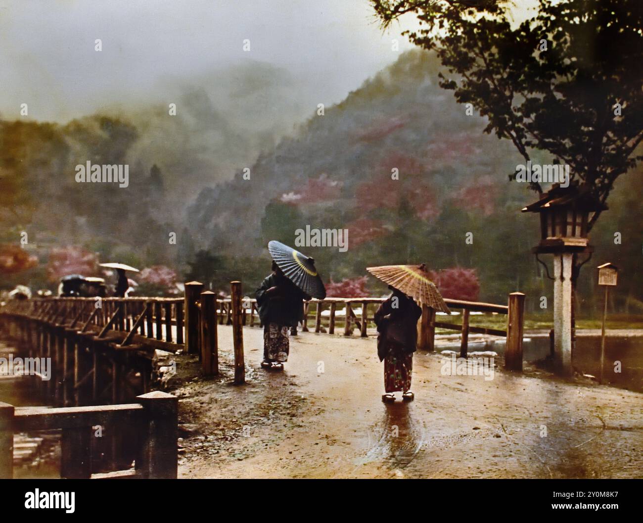 Vintage photograph women in hi-res stock photography and images - Alamy