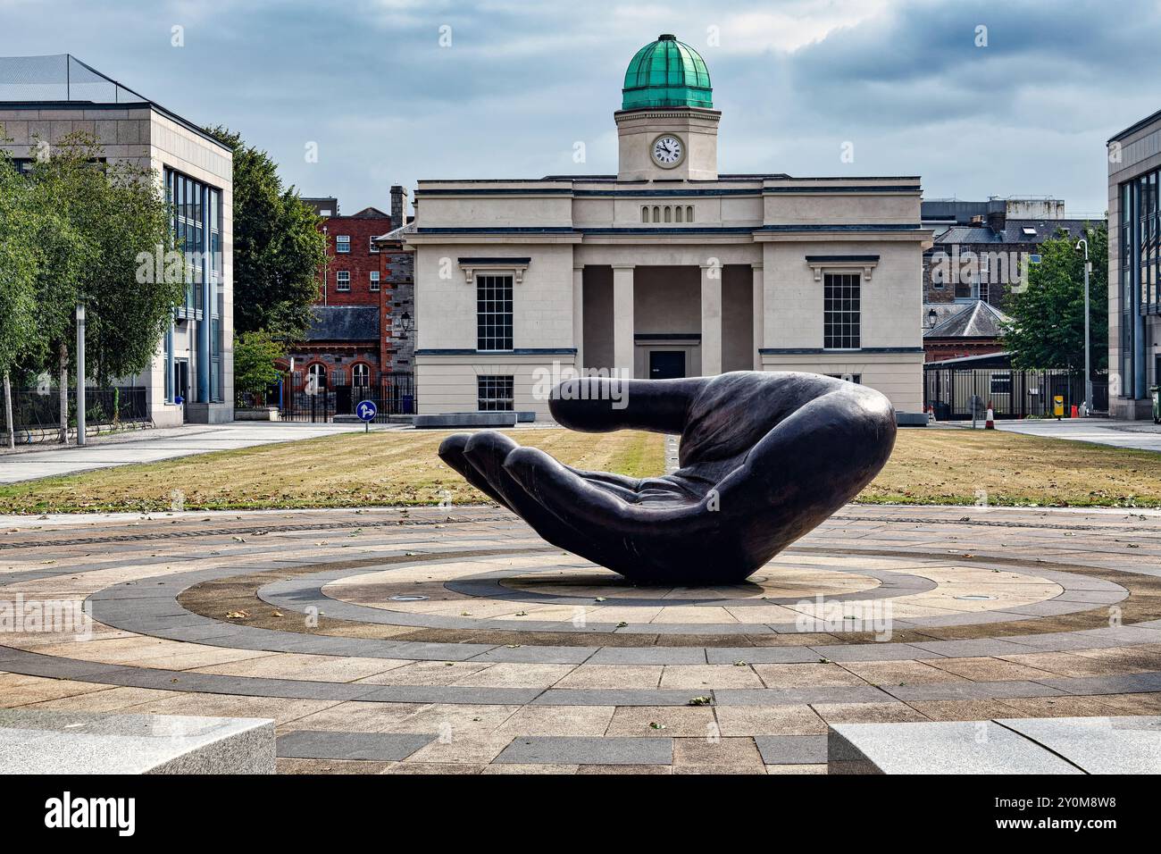 Gebäude für bildung hi-res stock photography and images - Alamy