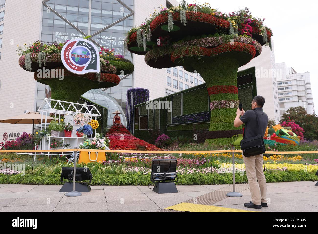 The Forum on China-Africa Cooperation themed flowerbed "Common ...