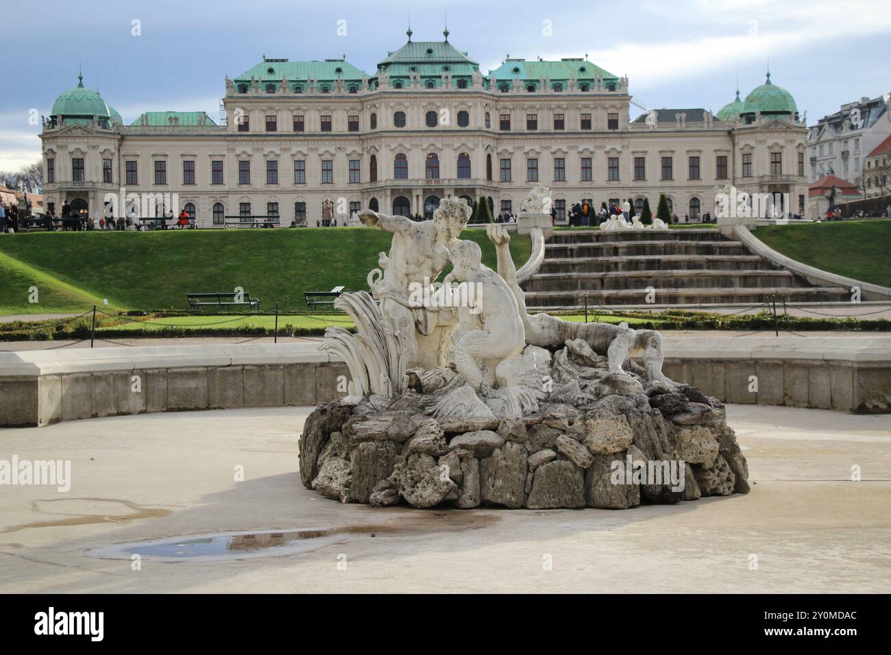 Beautiful White Statues in Belvedere palace, Wien Stock Photo - Alamy