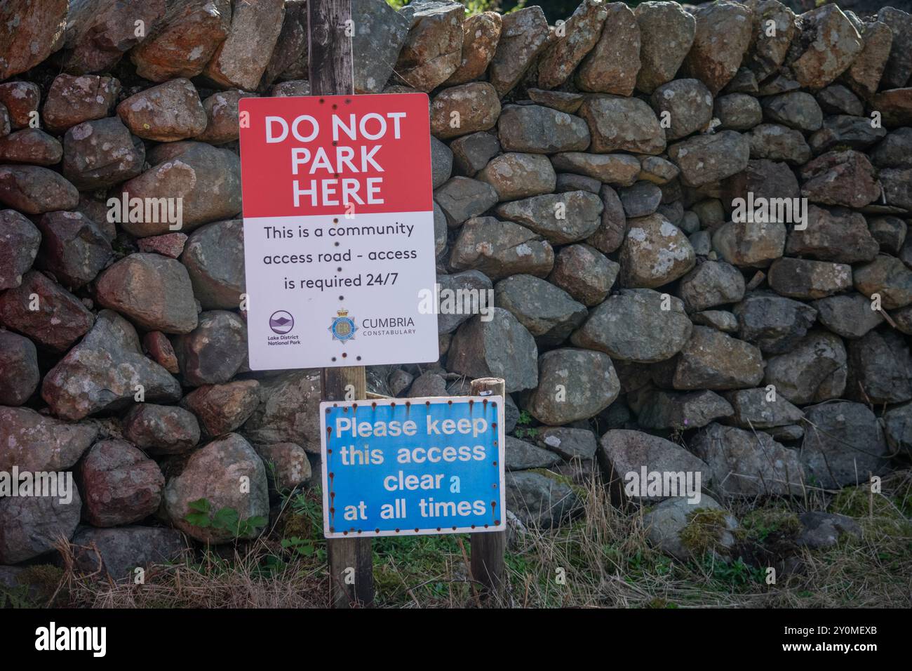 No parking signs near Hardknott Pass, Eskdale Stock Photo - Alamy