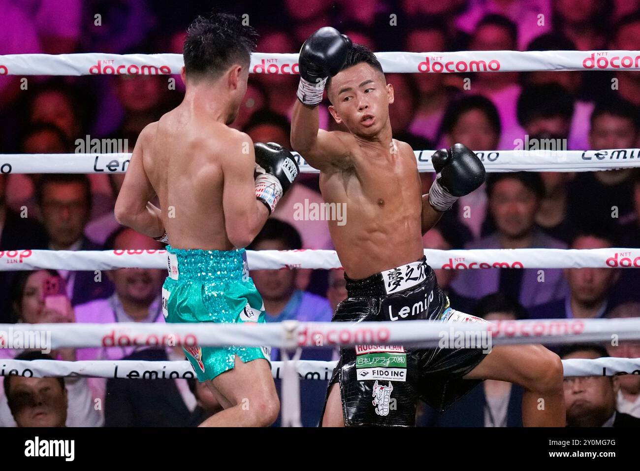 Japanese champion Yoshiki Takei, right, and his compatriot challenger ...