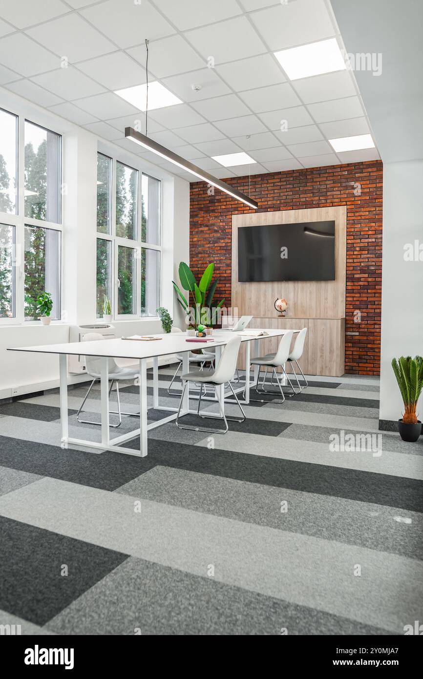Empty modern business room for meetings Stock Photo - Alamy