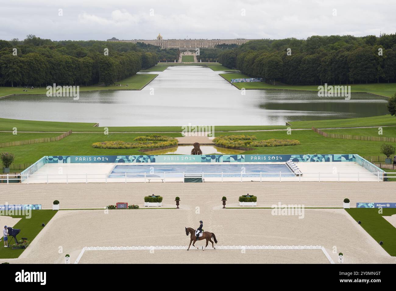 USA's Fiona Howard riding Diamond Dunes during the Individual Event ...