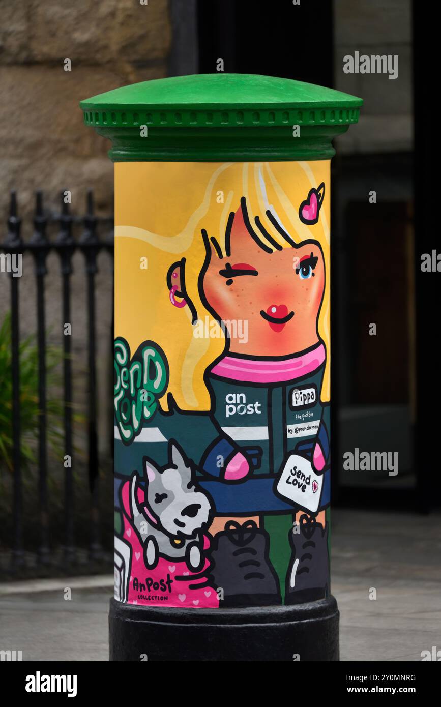 post box in Dublin Stock Photo - Alamy