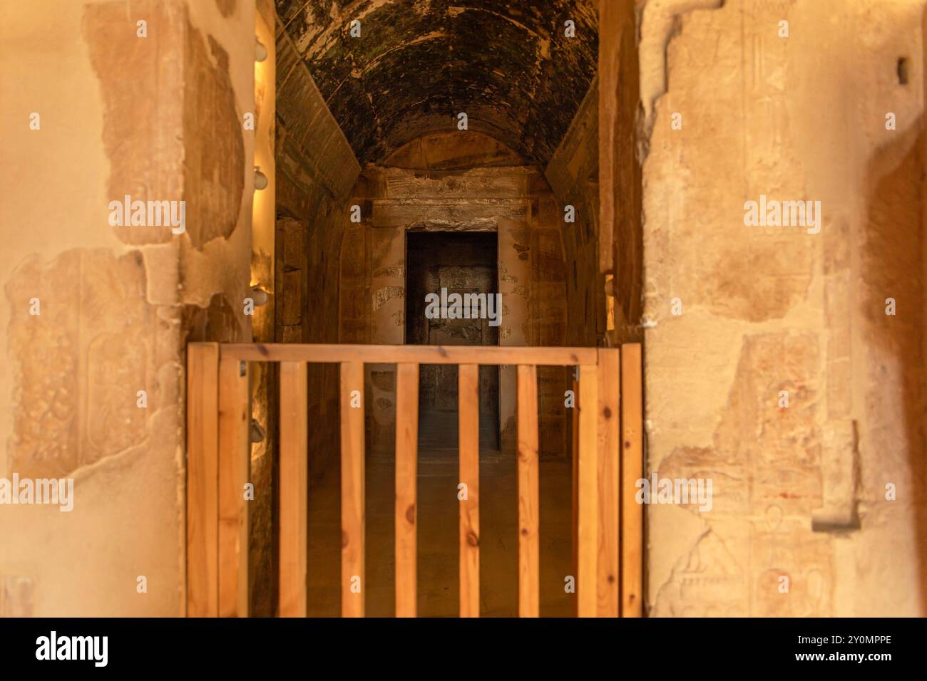 The beauty of the depths of the temple of Hatshepsut. This divine ...