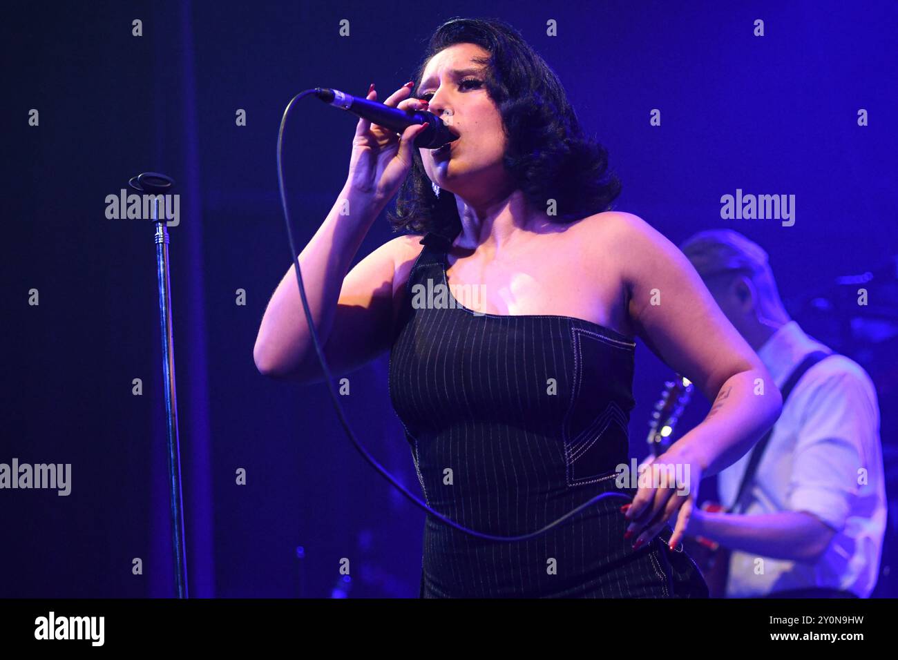 British singer Raye, performing live in Buenos Aires Stock Photo - Alamy