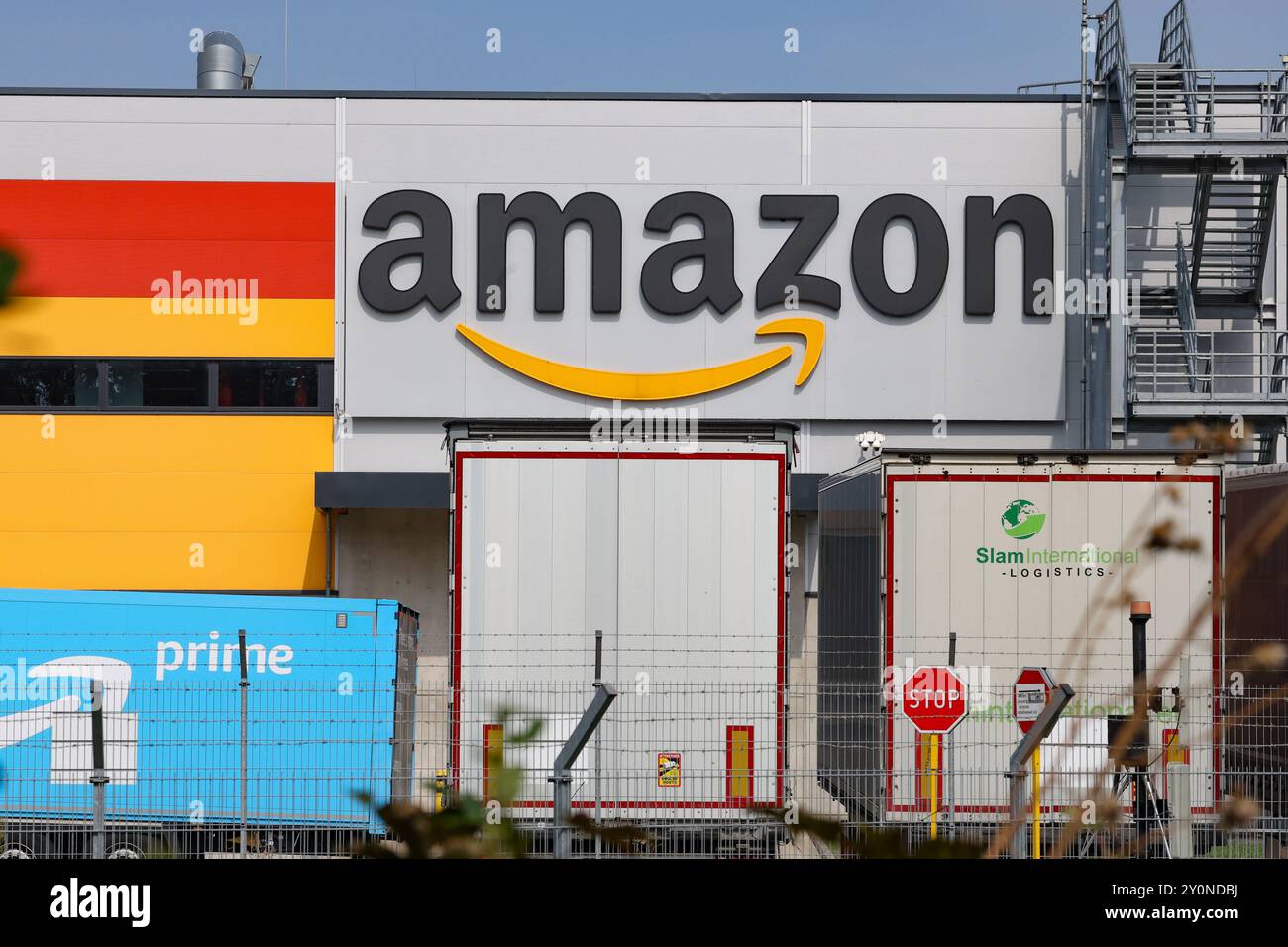 Amazon icon logo hi-res stock photography and images - Alamy