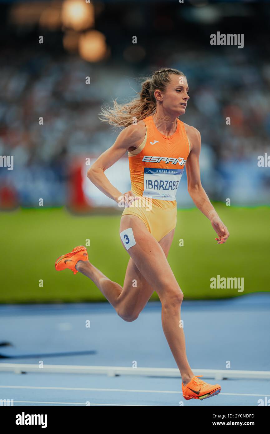 Lorea Ibarzabal participating in the 800 meters at the Paris 2024 ...