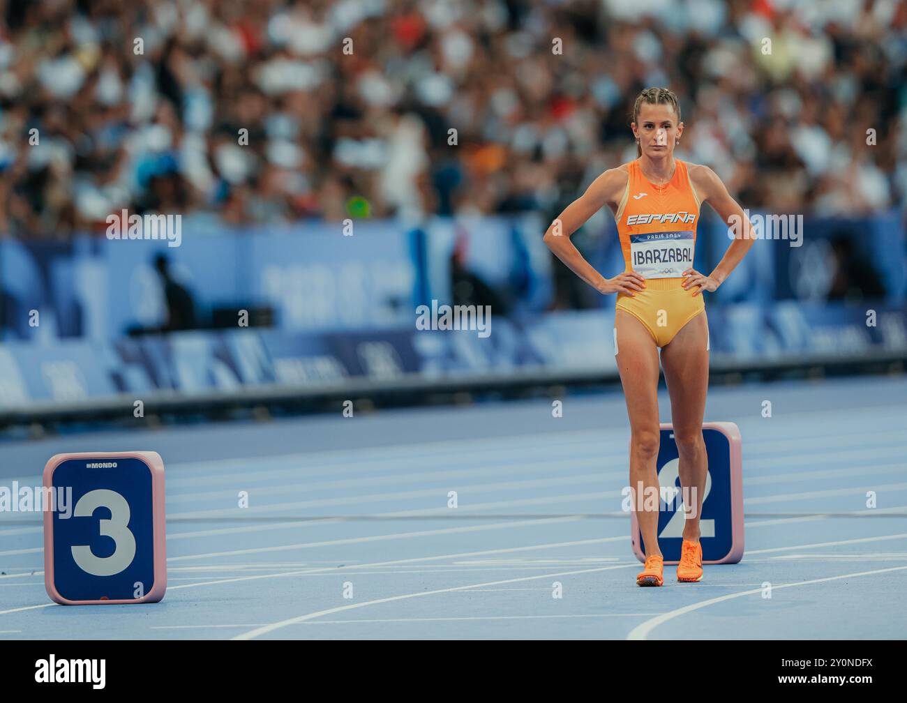 Lorea Ibarzabal participating in the 800 meters at the Paris 2024 ...