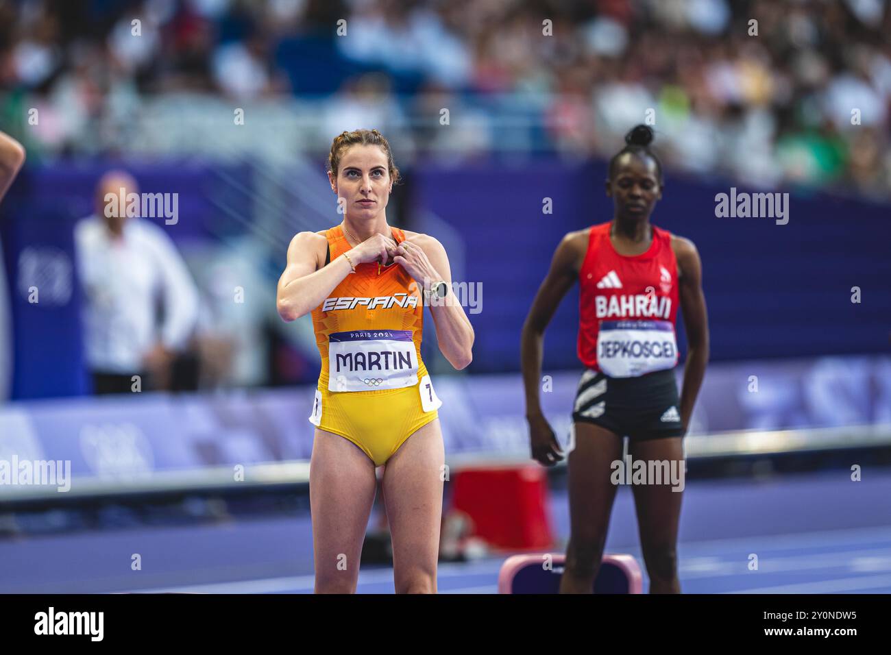 Lorena Martin participating in the 800 meters at the Paris 2024 Olympic ...