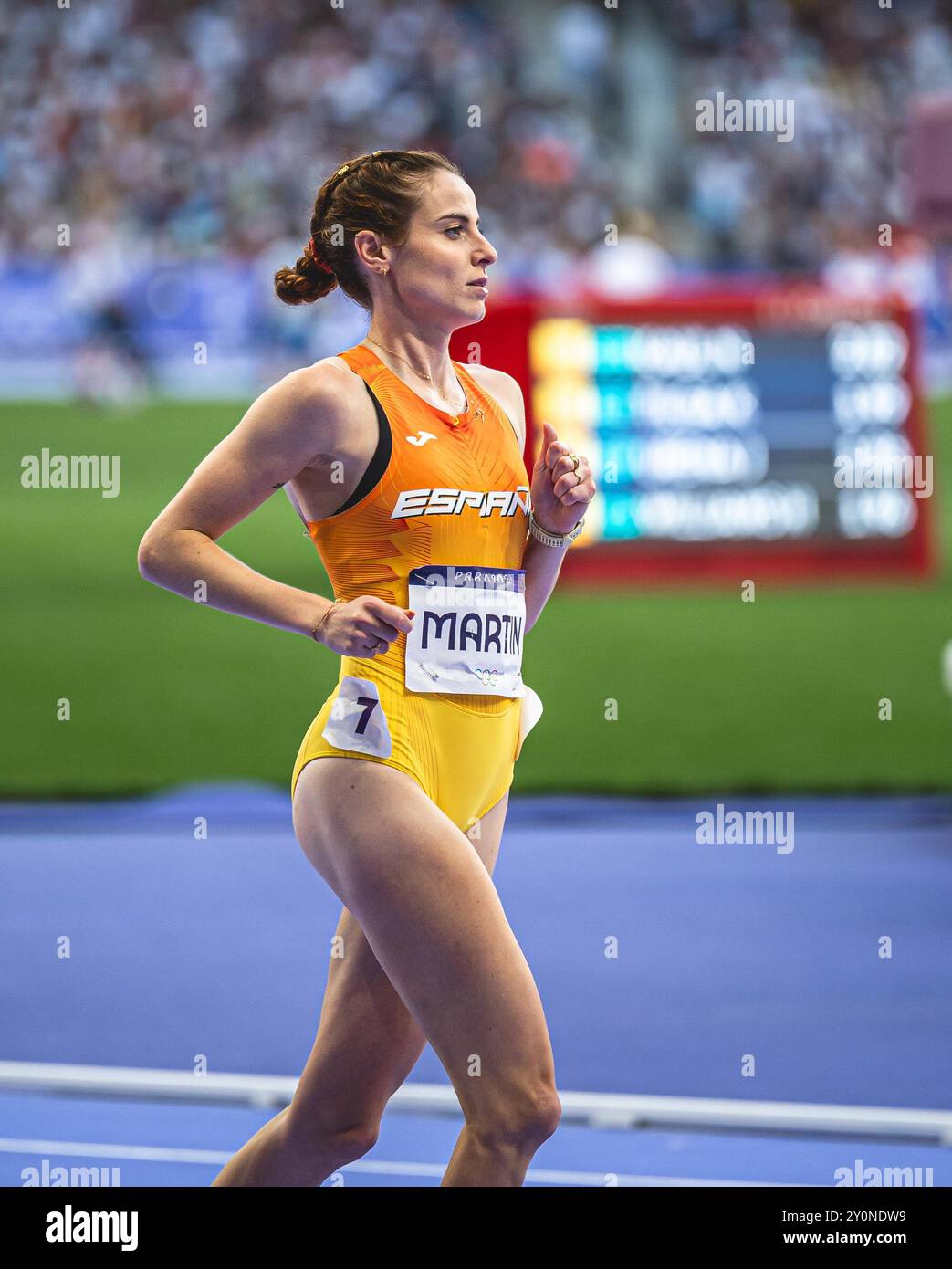 Lorena Martin participating in the 800 meters at the Paris 2024 Olympic ...