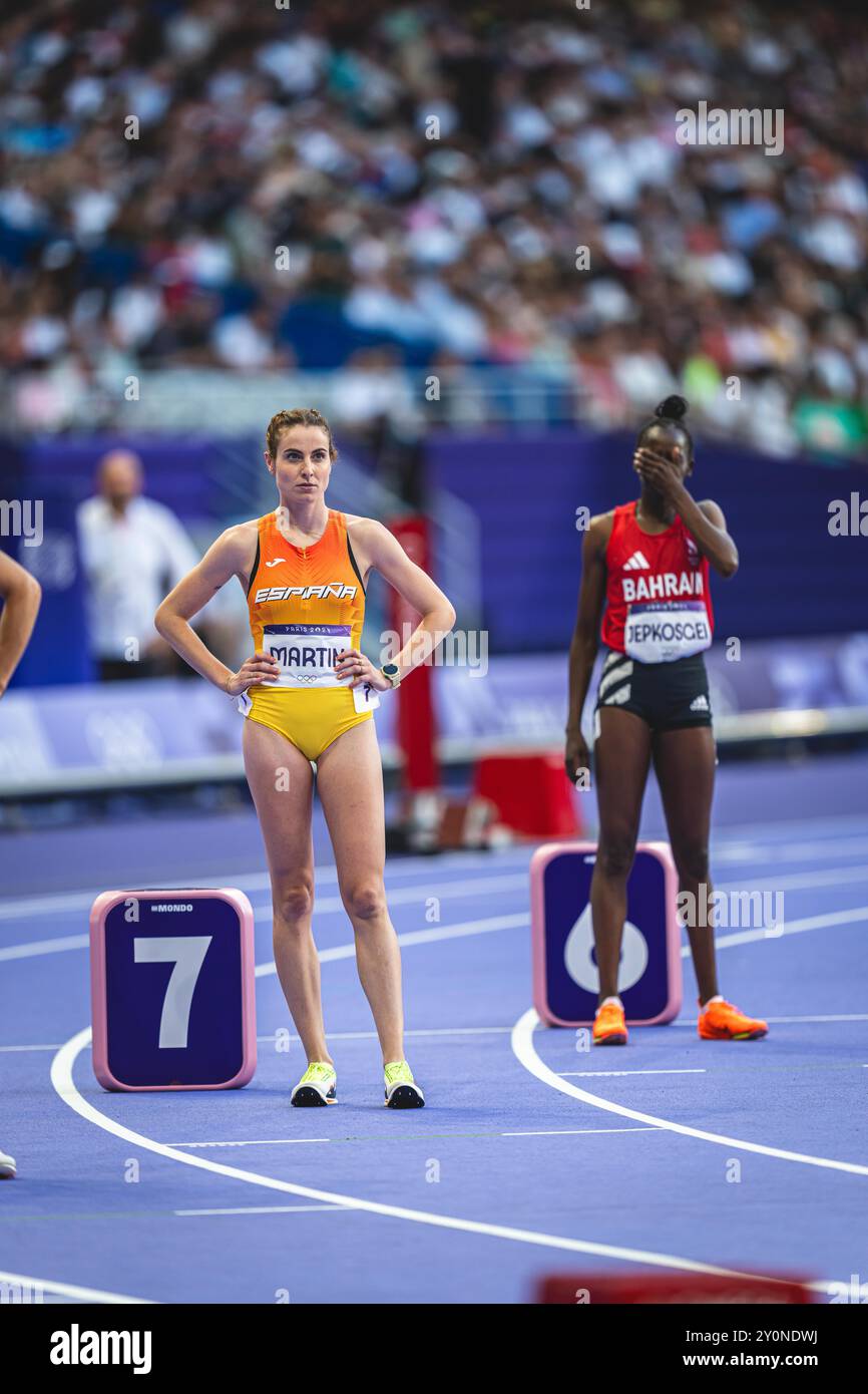 Lorena Martin participating in the 800 meters at the Paris 2024 Olympic ...