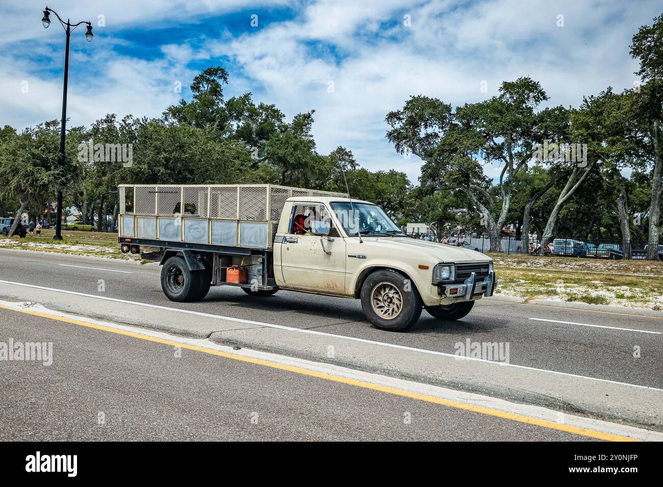 Toyota hilux 2200 hi-res stock photography and images - Alamy