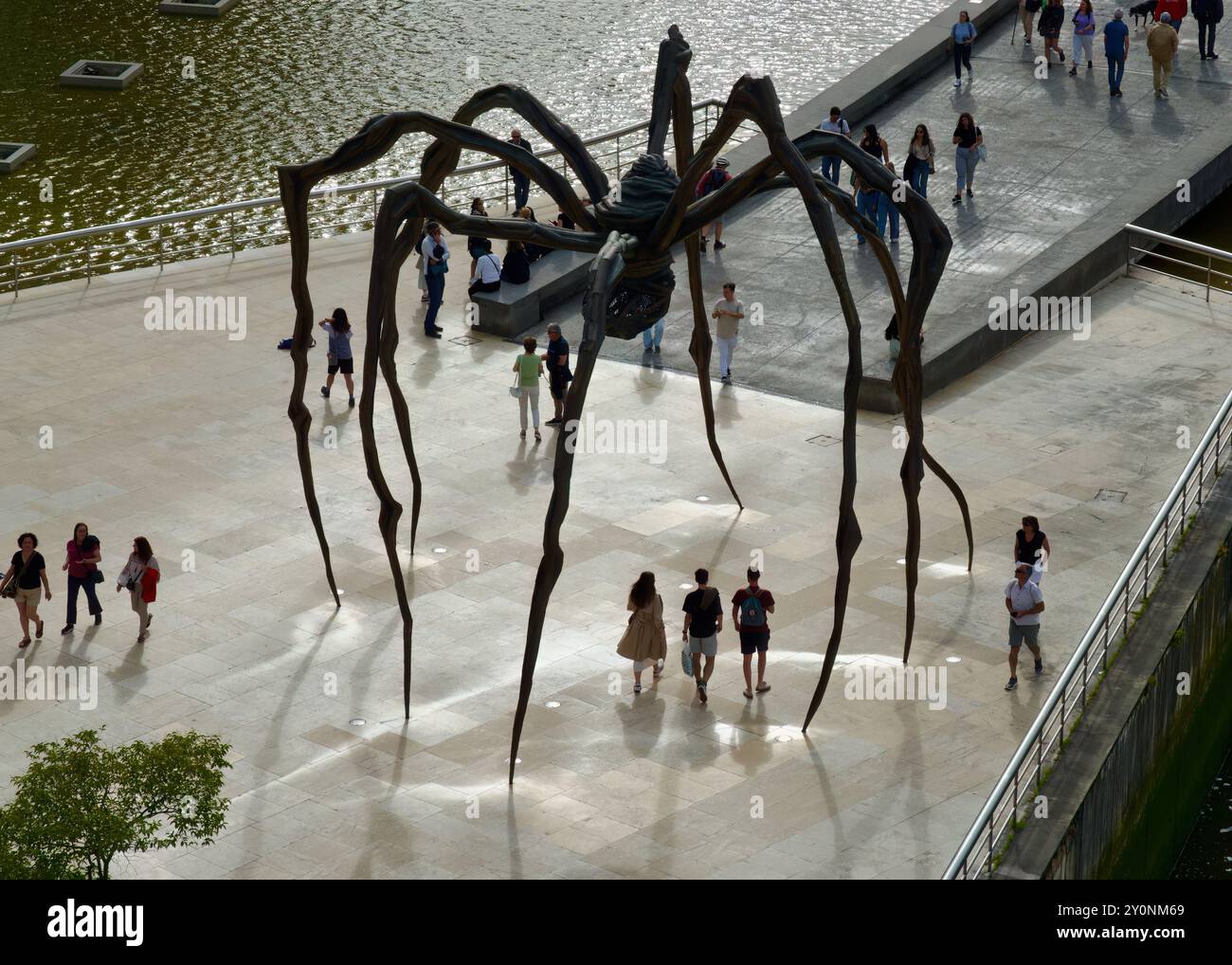 Louise Bourgeois sculpture Maman 9 metre high spider seen from above ...