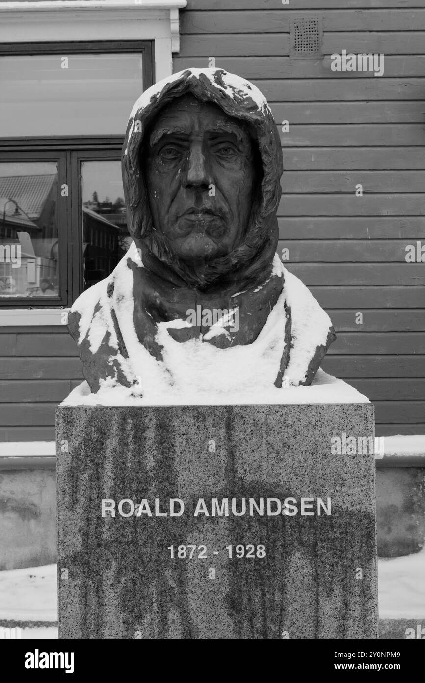 Statue of Roald Amundsen outside the Polar Museum, Tromso city ...