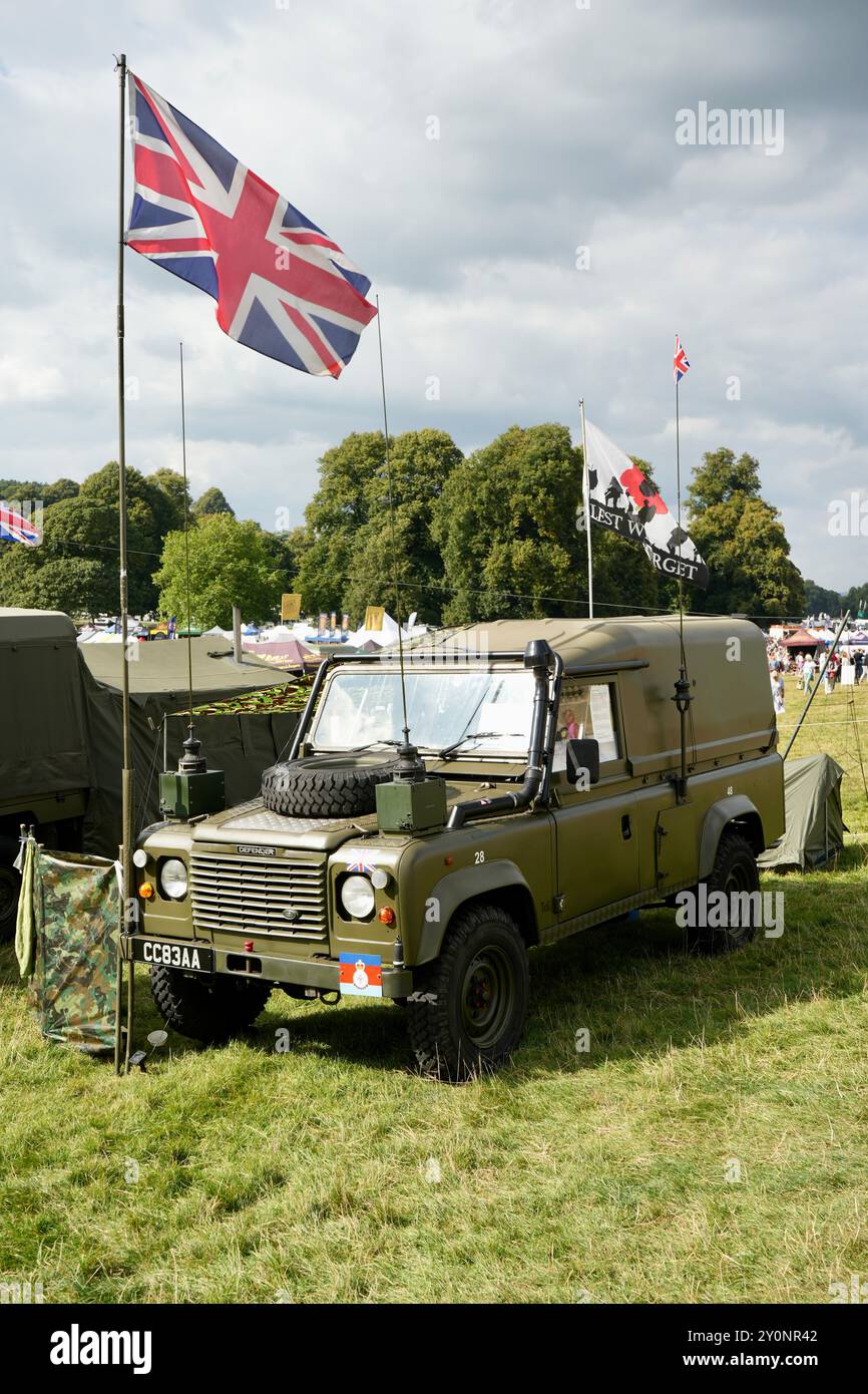 British army land rover hi-res stock photography and images - Alamy