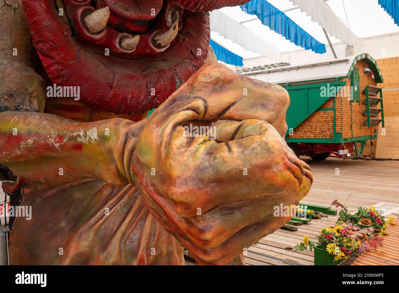 Muenchen, Aufbau zum 189. Oktoberfest auf der Theresienwiese., Museums ...