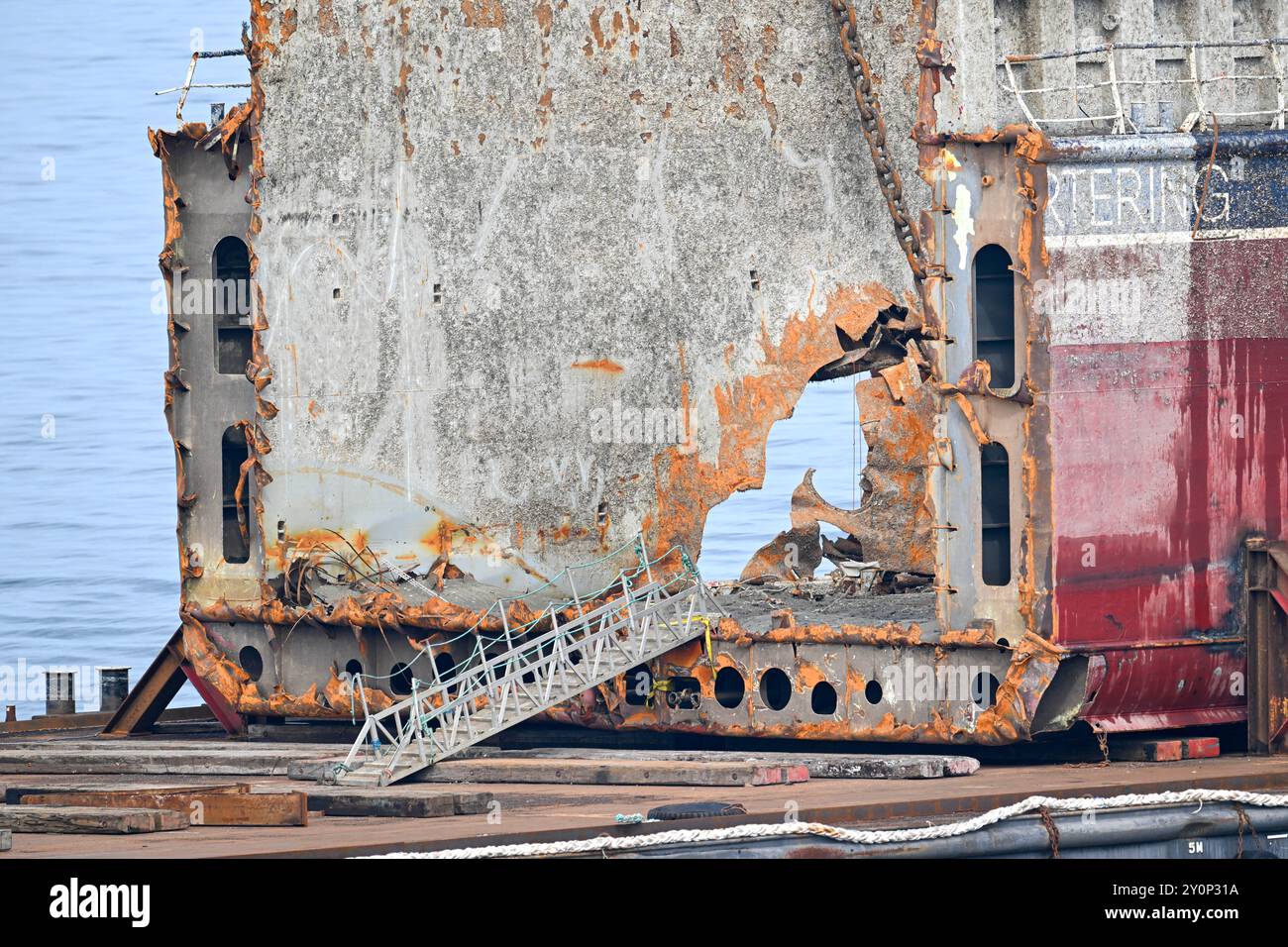 Nordsee, Germany. 03rd Sep, 2024. The already salvaged stern of the ...