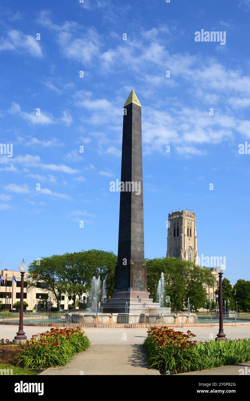 Black granite obelisk on Veterans Memorial Plaza (Obelisk Square ...
