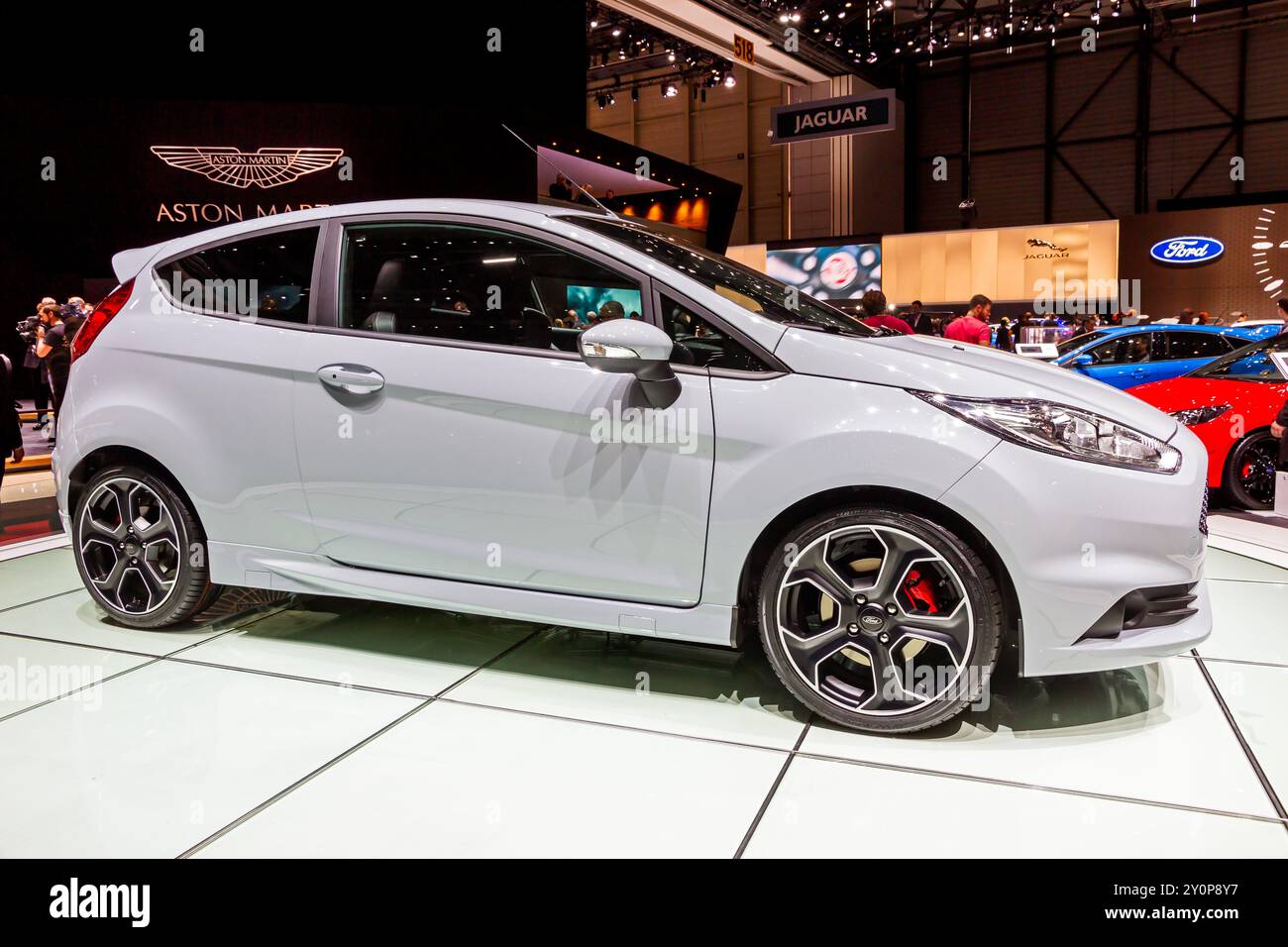 St200 hi-res stock photography and images - Alamy