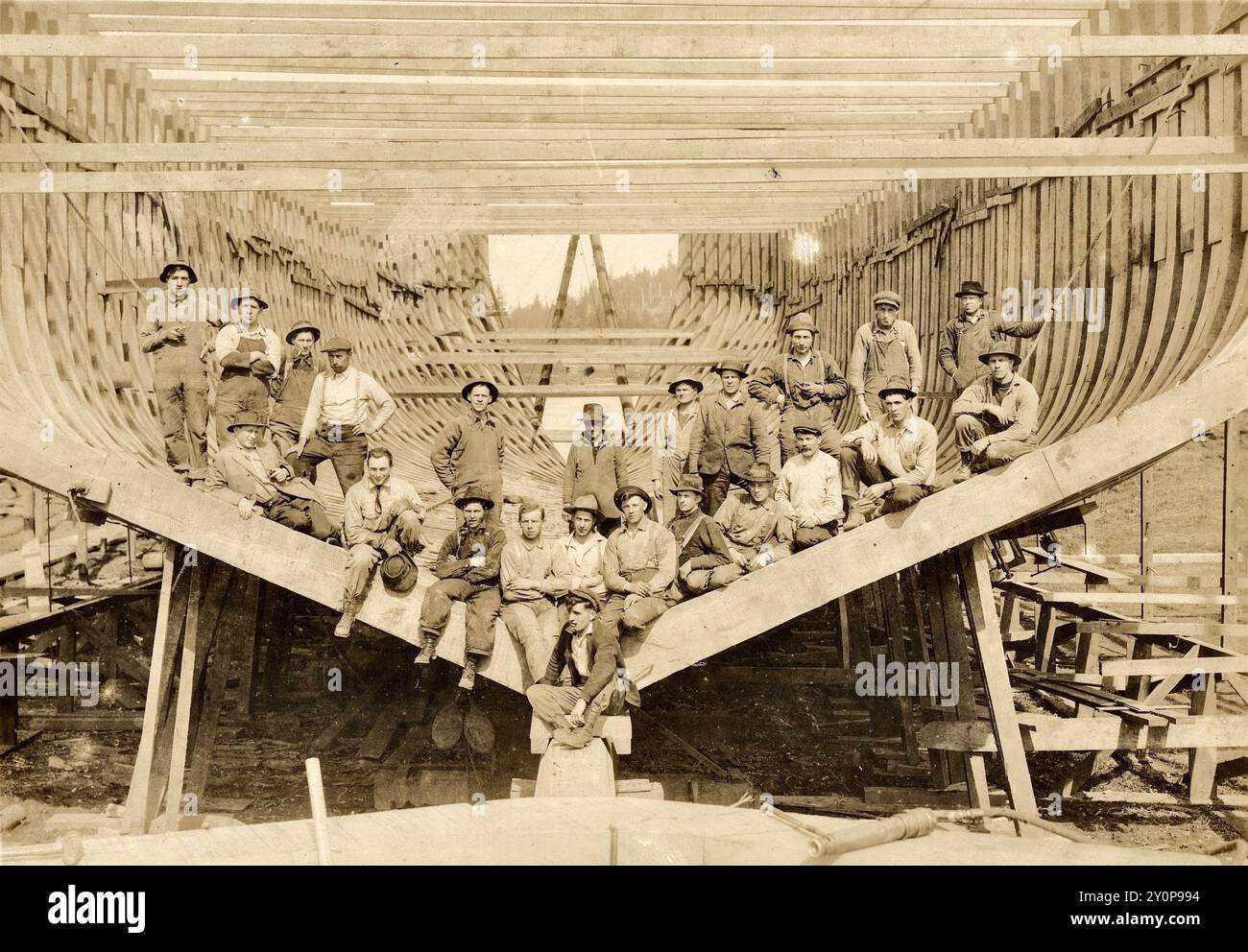 Wood boat building 1800s hi-res stock photography and images - Alamy