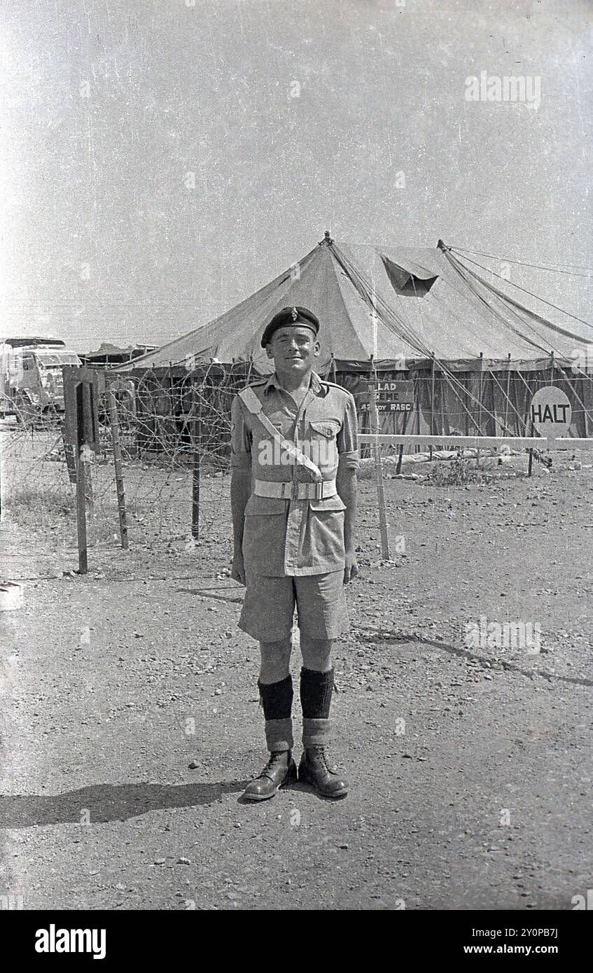 1940s, historical, a British solider standing to attention on sentry duty at a Royal Army ...