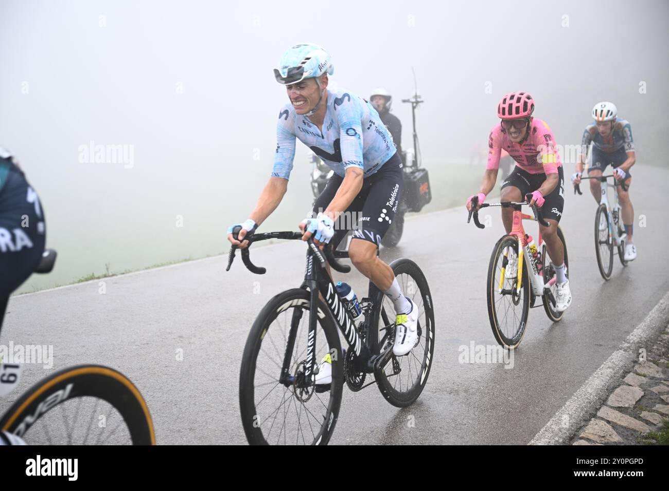 Despite attacks from Mas there was no time gap between Enric Mas Primoz ...