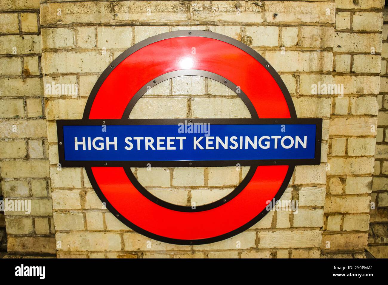 Kensington tube map hi-res stock photography and images - Alamy