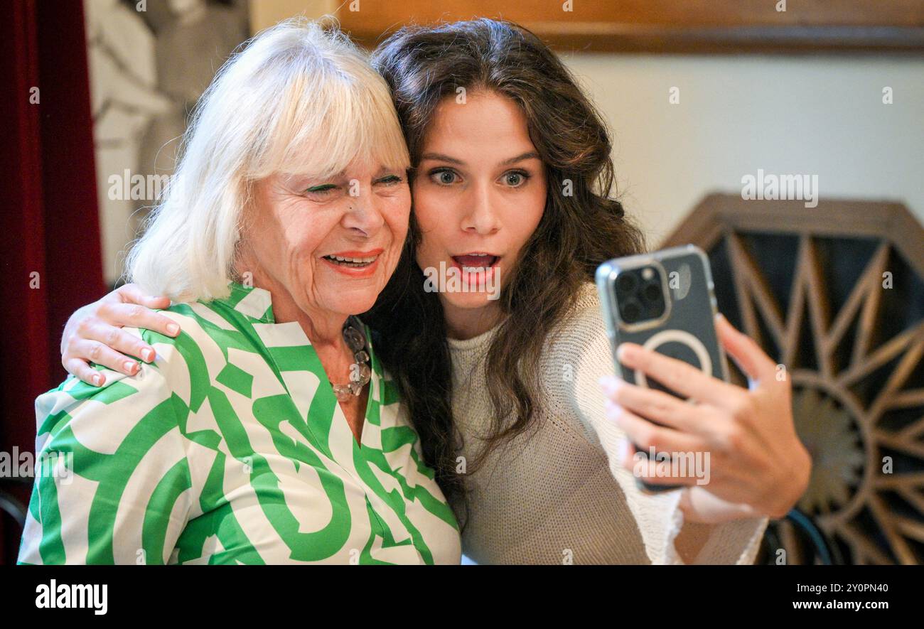 Berlin, Germany. 03rd Sep, 2024. Actresses Dagmar Biener (l) and Helen ...