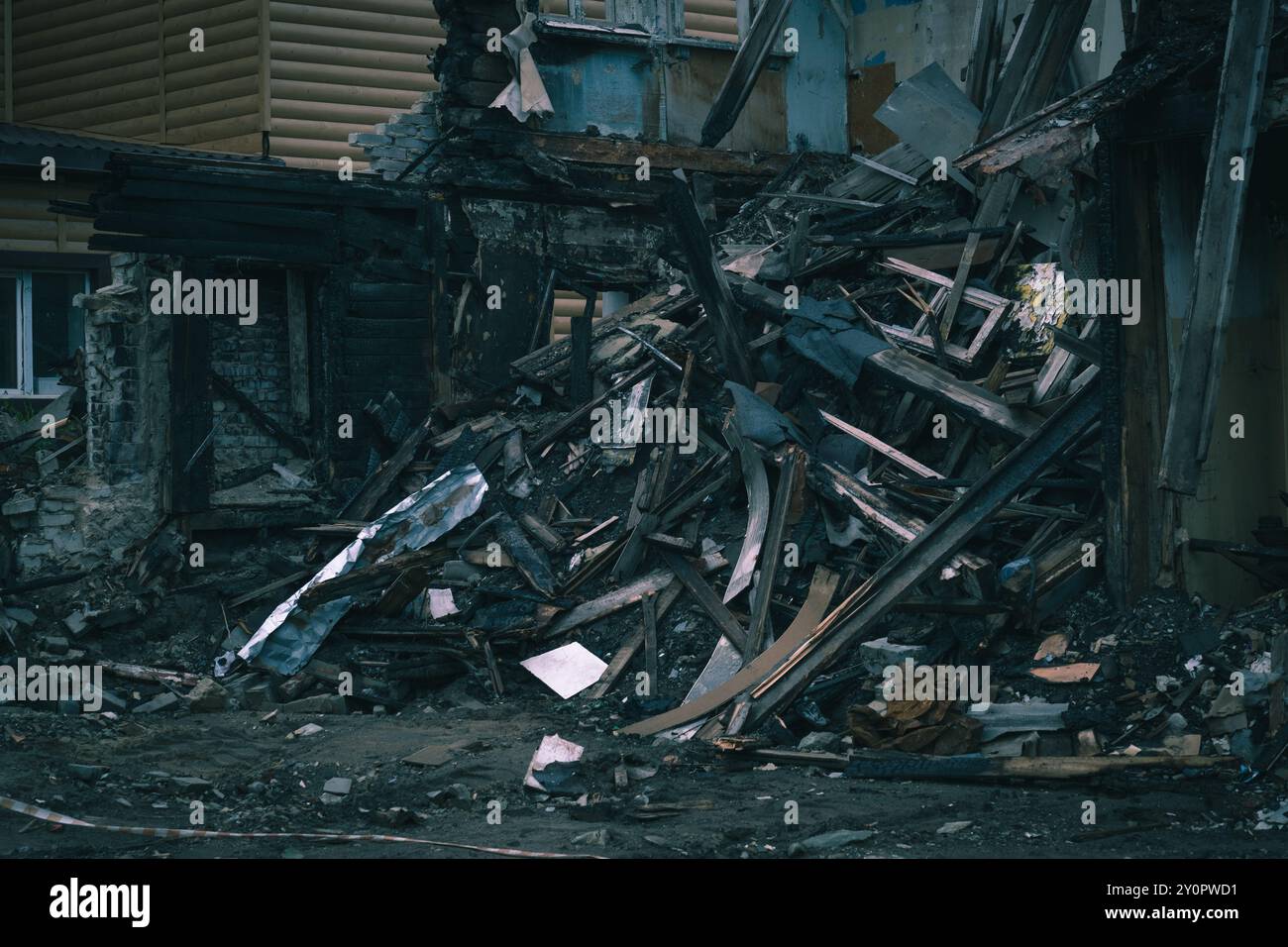 Building damaged fire collapse ruin hi-res stock photography and images ...