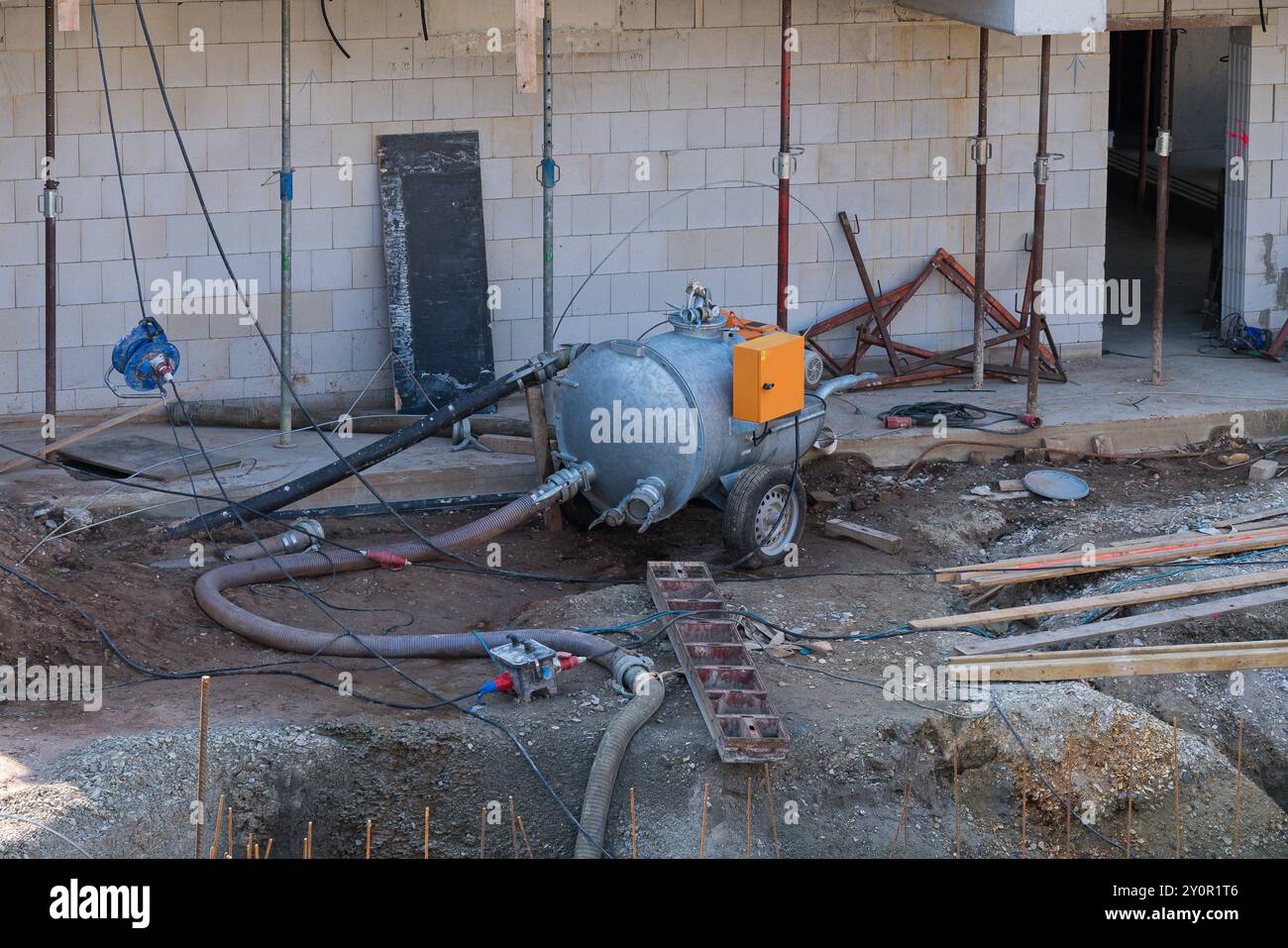 Ongoing heavy engineering work hi-res stock photography and images - Alamy