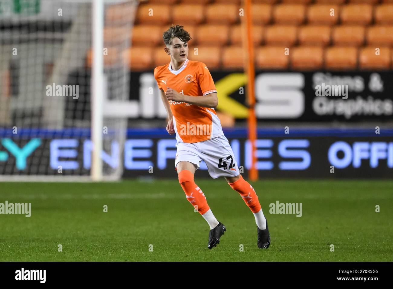 Spencer Knight of Blackpool during the Bristol Street Motors Trophy ...