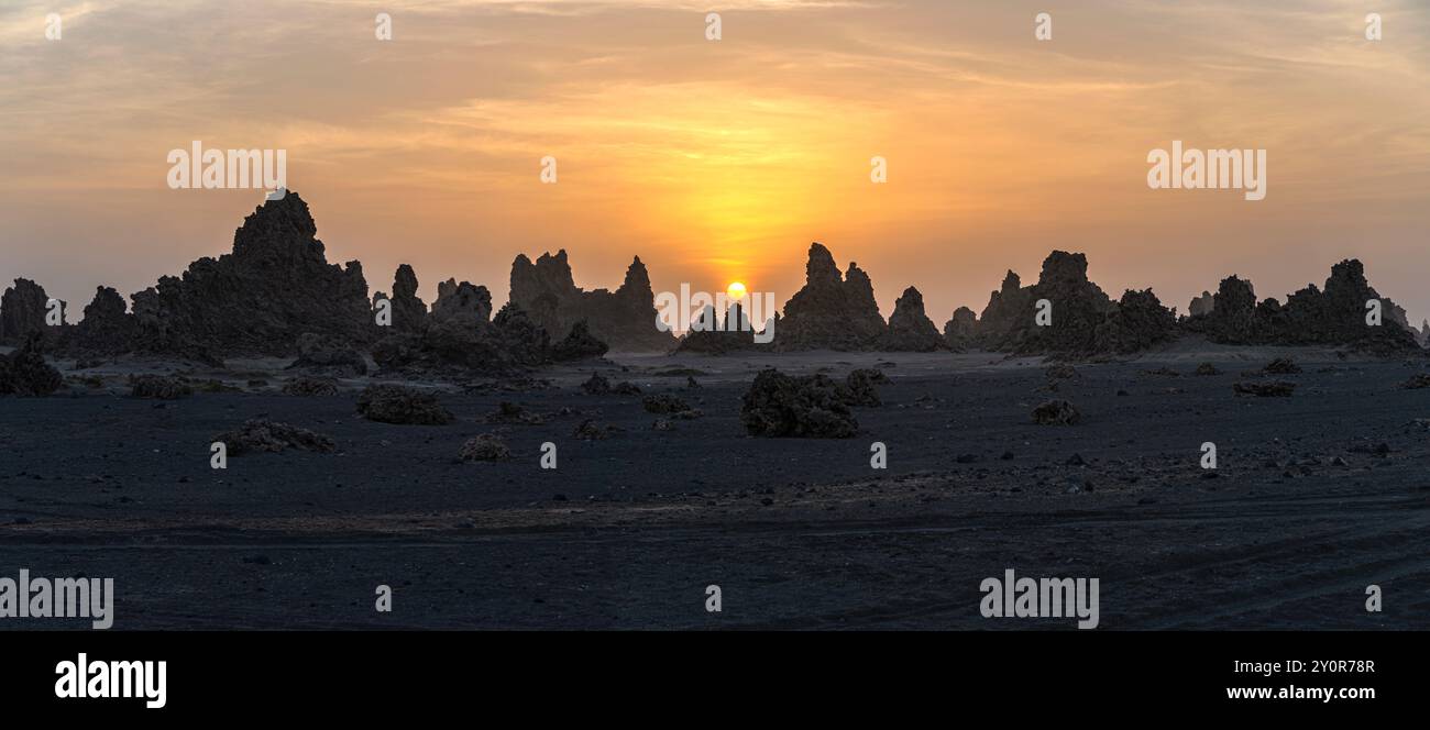 Sunrise around the volcanic chimneys of Lake Abbe (Lac Abbe Bad ...