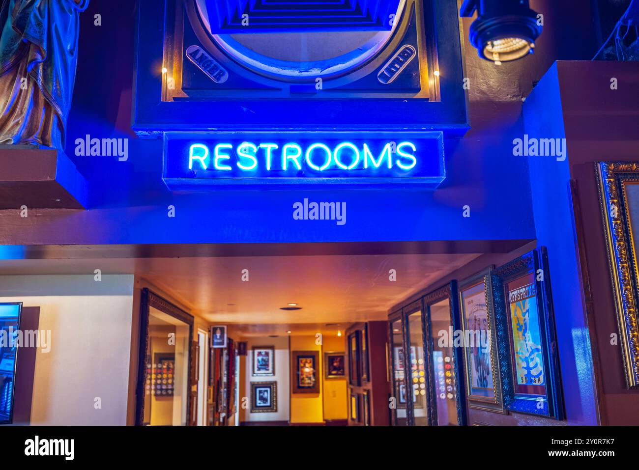 Restroom cafe hi-res stock photography and images - Alamy