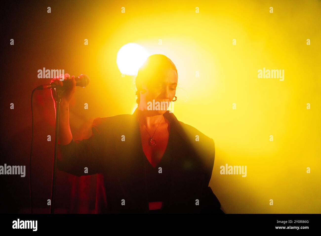 NADINE SHAH, CONCERT, 2024: The singer Nadine Shah plays the Far Out ...