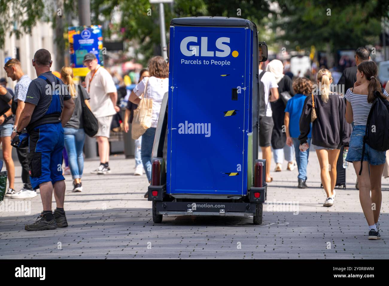 Lastenbike hi-res stock photography and images - Alamy