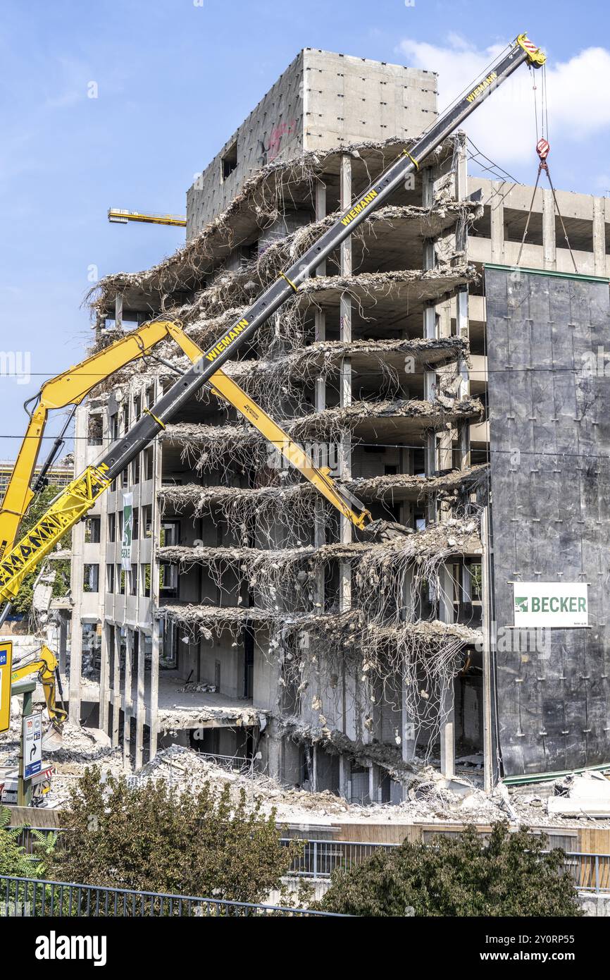 Construction site on Haroldstrasse, demolition of a former office ...