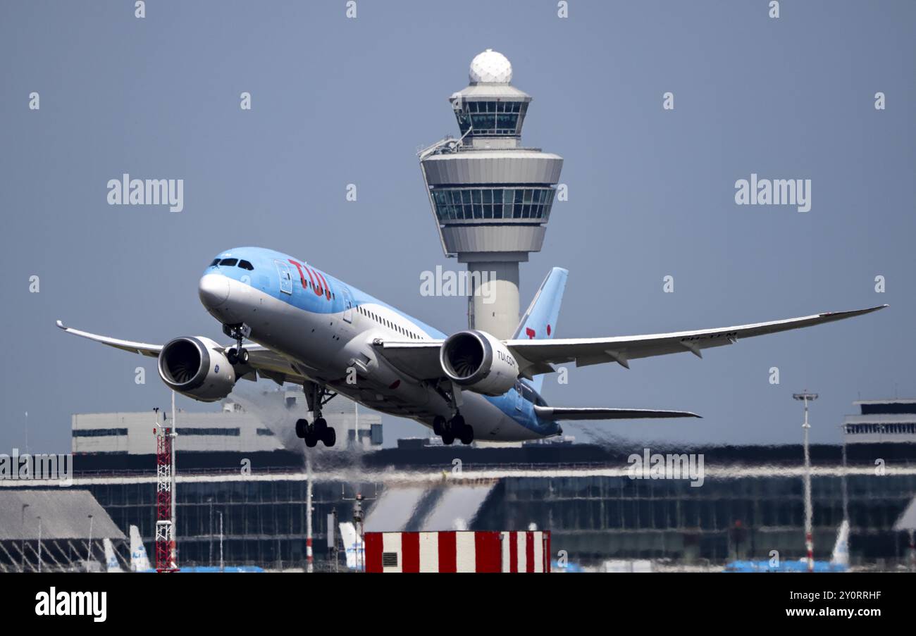 TUI Boeing 787 Dreamliner aircraft taking off at Amsterdam Schiphol ...