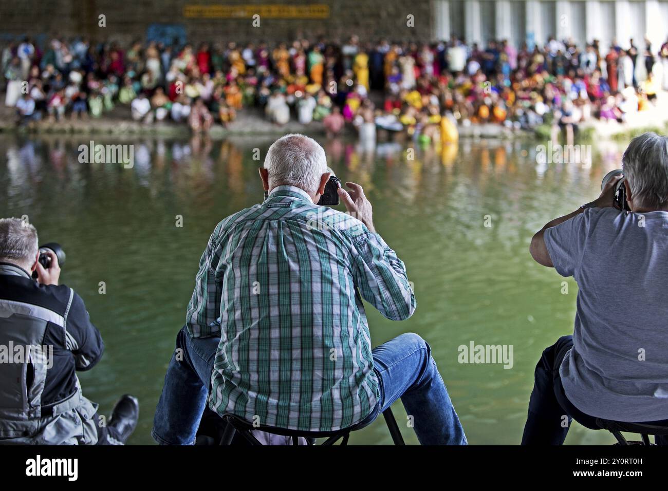Photographing Hindus under the A2 motorway bridge during ritual ...