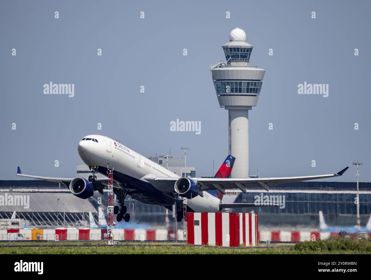 Delta Airlines aircraft taking off at Amsterdam Schiphol Airport ...