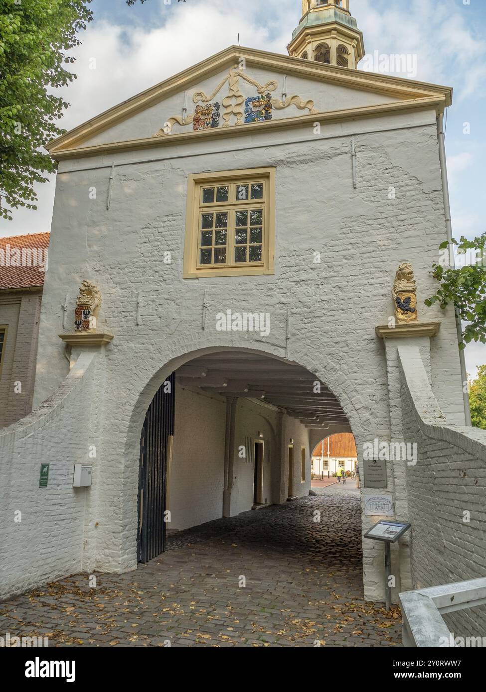 Large detailed archway hi-res stock photography and images - Alamy