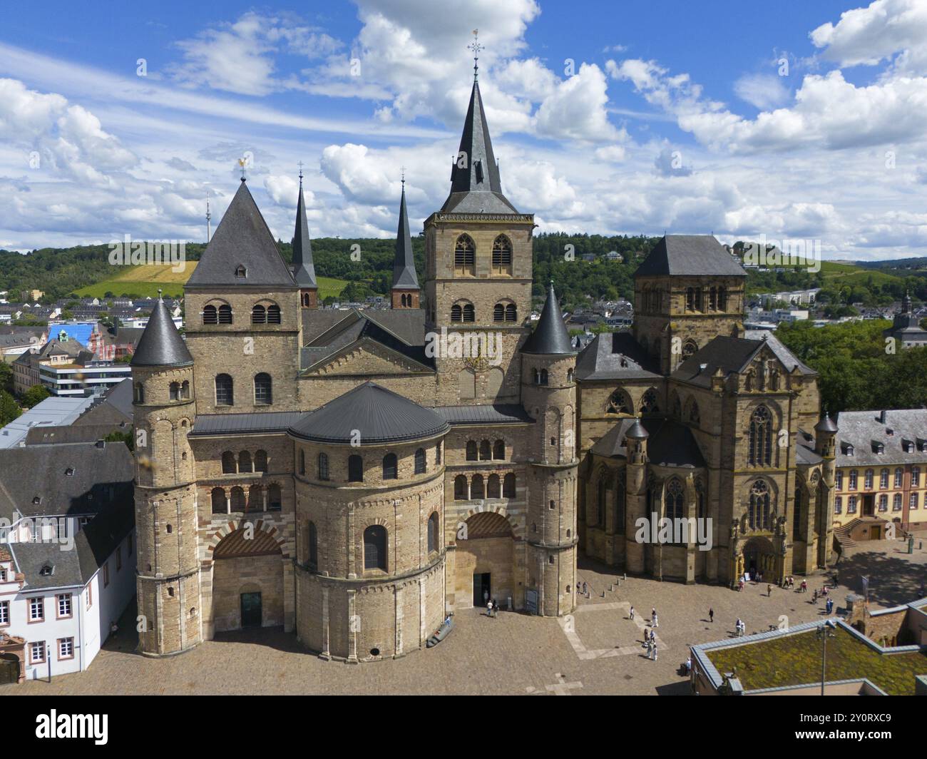 White birds towers in hi-res stock photography and images - Alamy