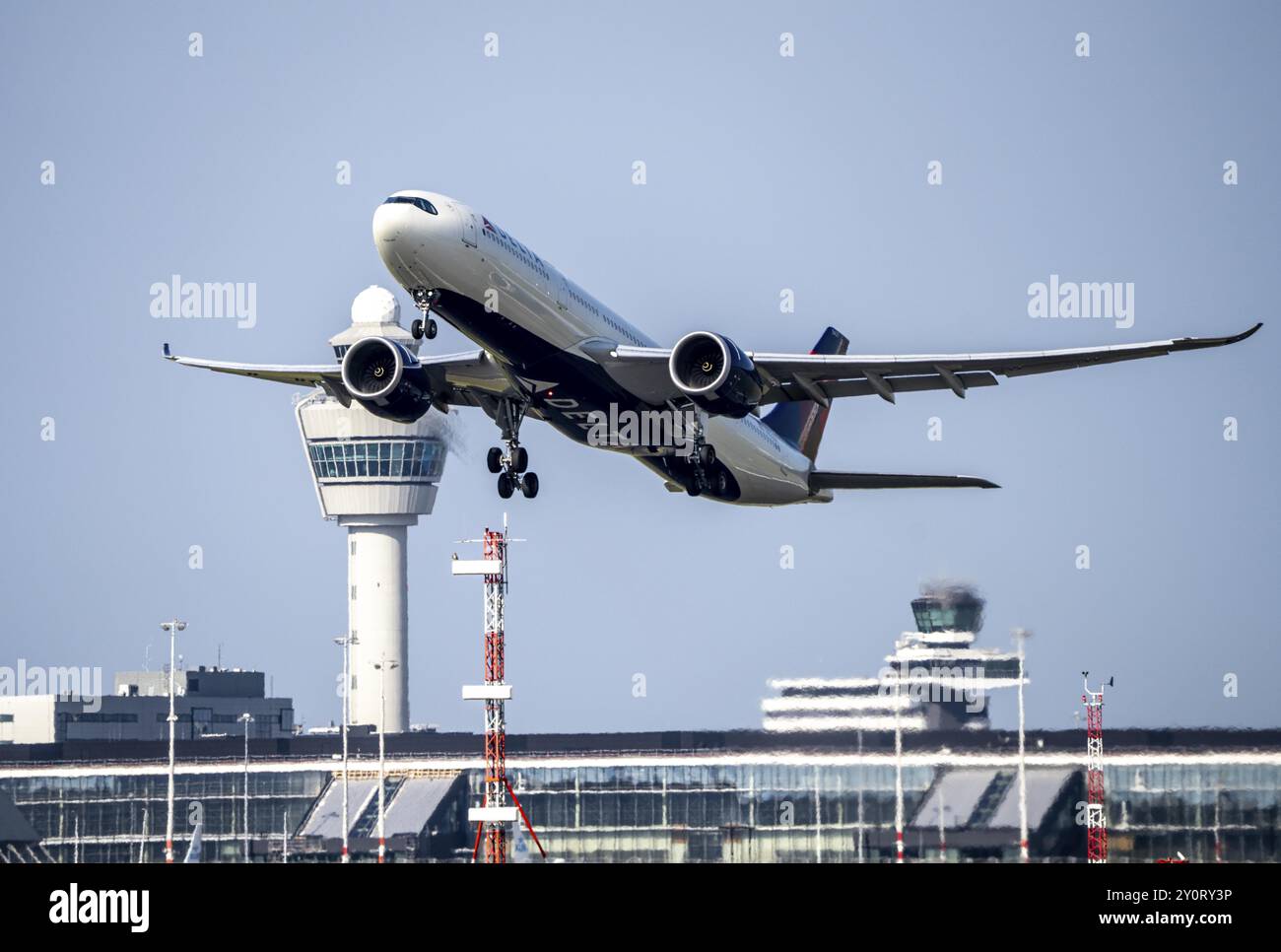 Delta Air Lines aircraft taking off from Amsterdam Schiphol Airport ...