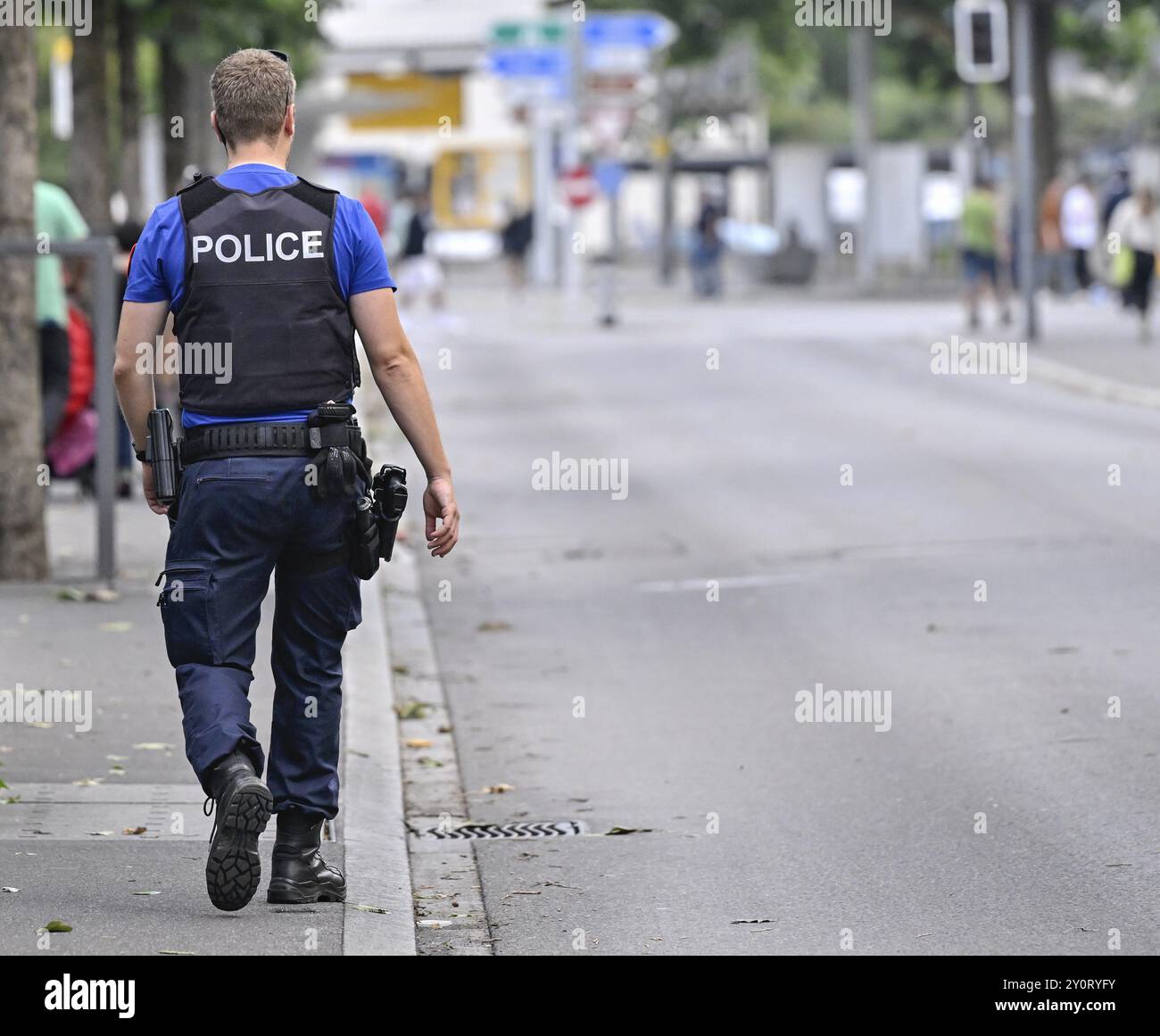Policeman back label Police Stock Photo - Alamy