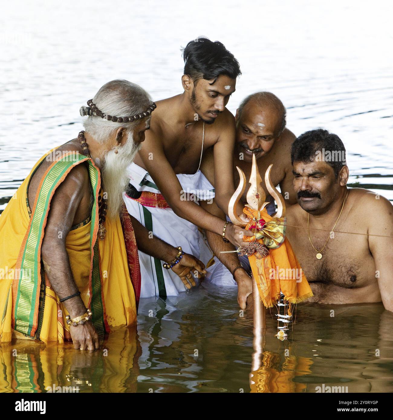 Head priest Siva Sri Arumugam Paskarakurukkal in the Datteln-Hamm canal ...
