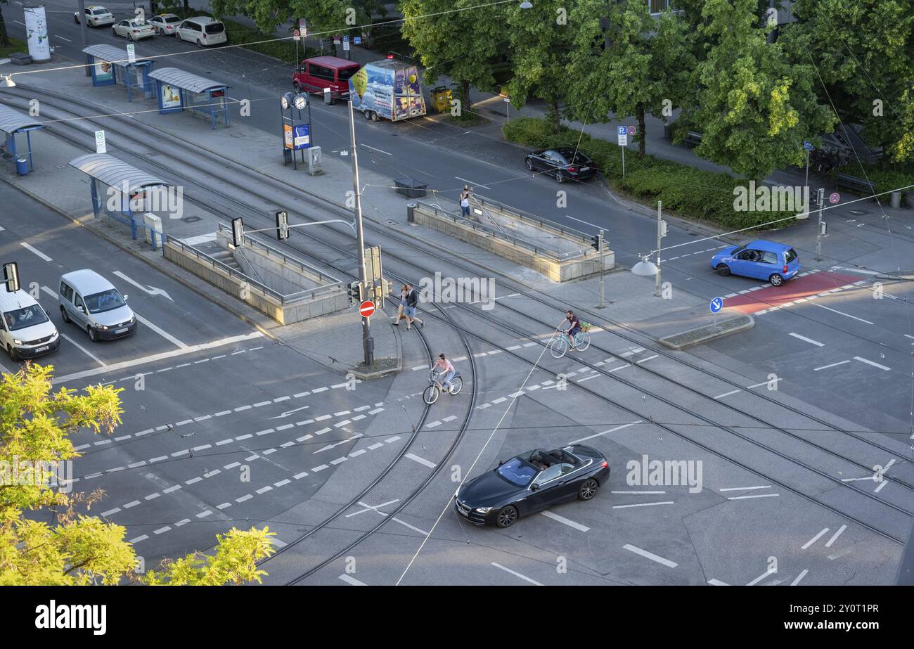 Traffic intersections places cars cross hi-res stock photography and ...