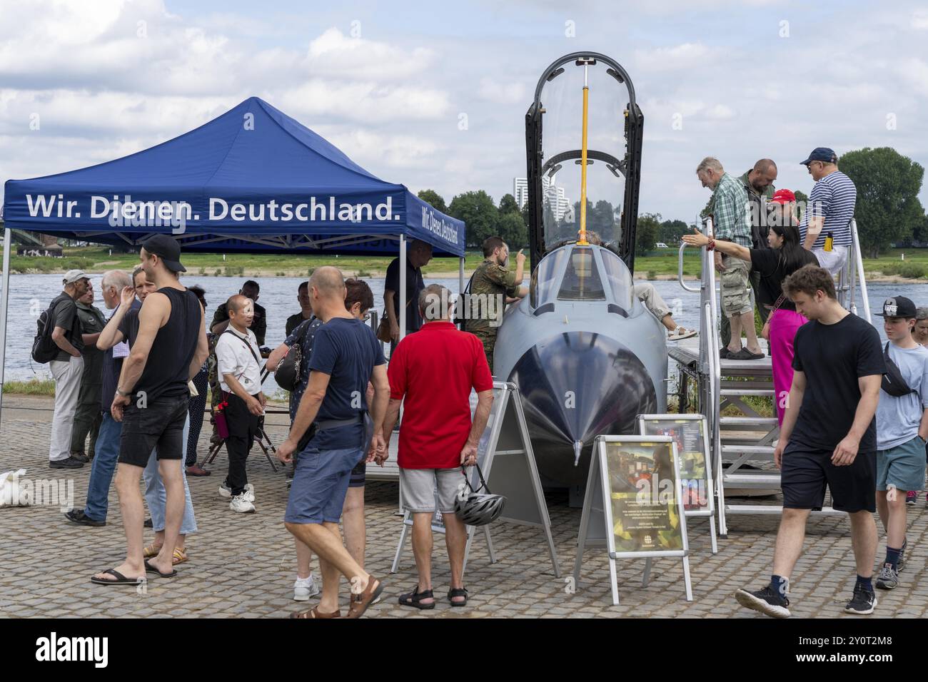 The Bundeswehr at the North Rhine-Westphalia Day in Cologne, information and recruitment ...