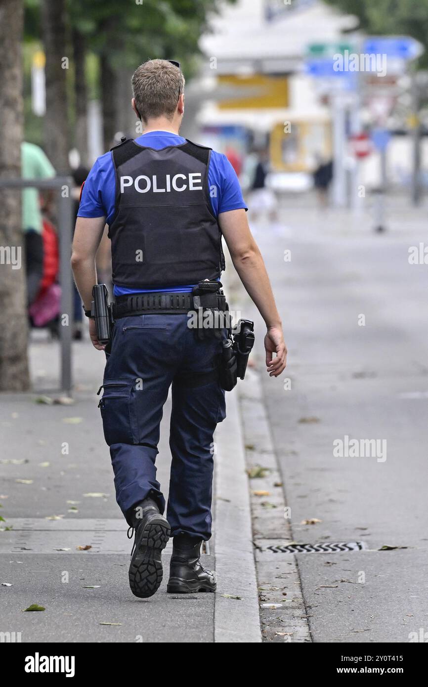 Policeman back label Police Stock Photo - Alamy