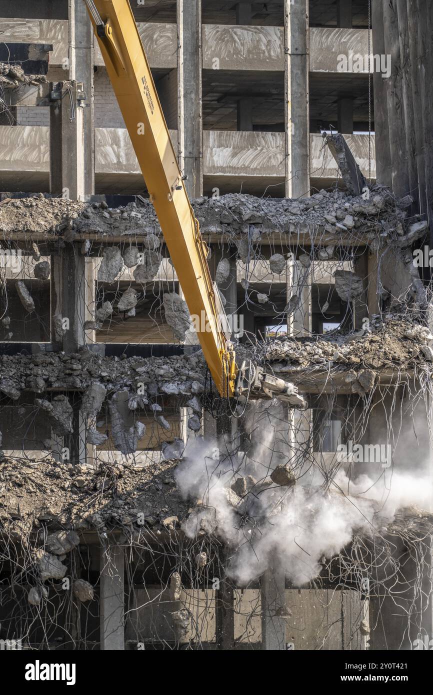 Construction site on Haroldstrasse, demolition of a former office ...